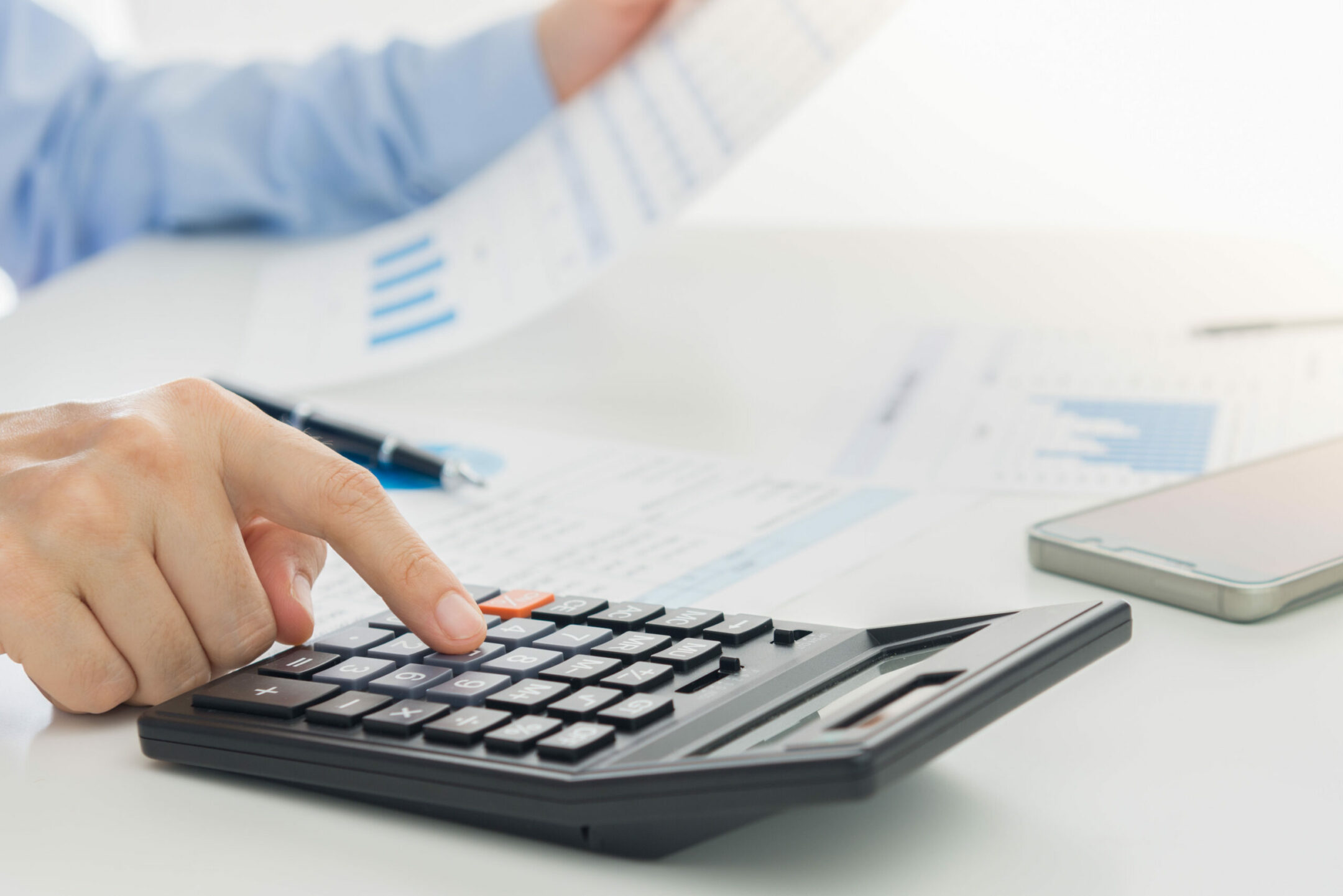 Como usar os serviços de TI para reduzir custos de sua empresa